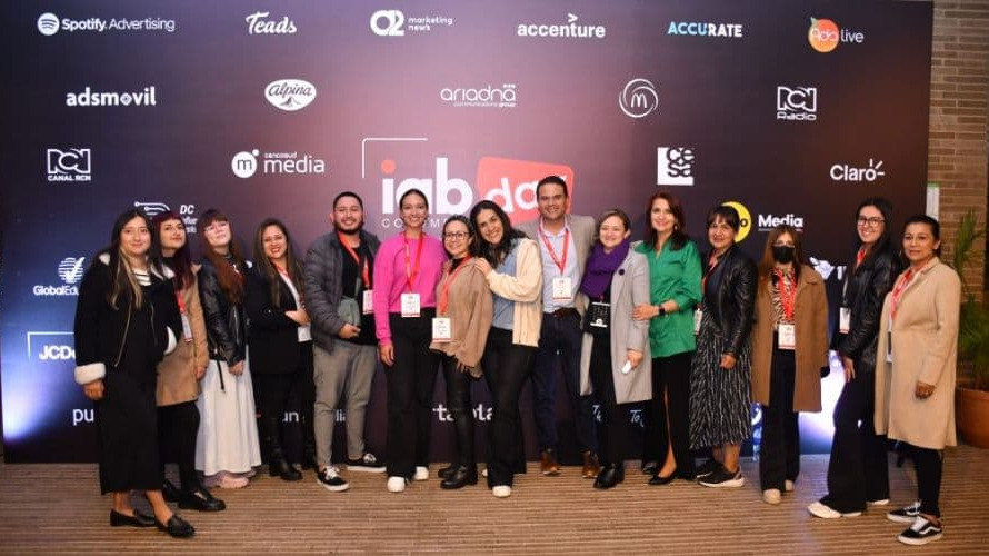 IAB Day Colombia 2023 resume mejores techtrends para marcas