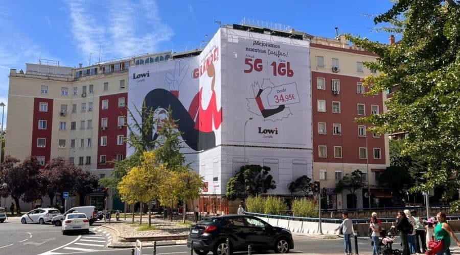 Lowi estrena la campaña ¡Cómo mola hacerse grande!