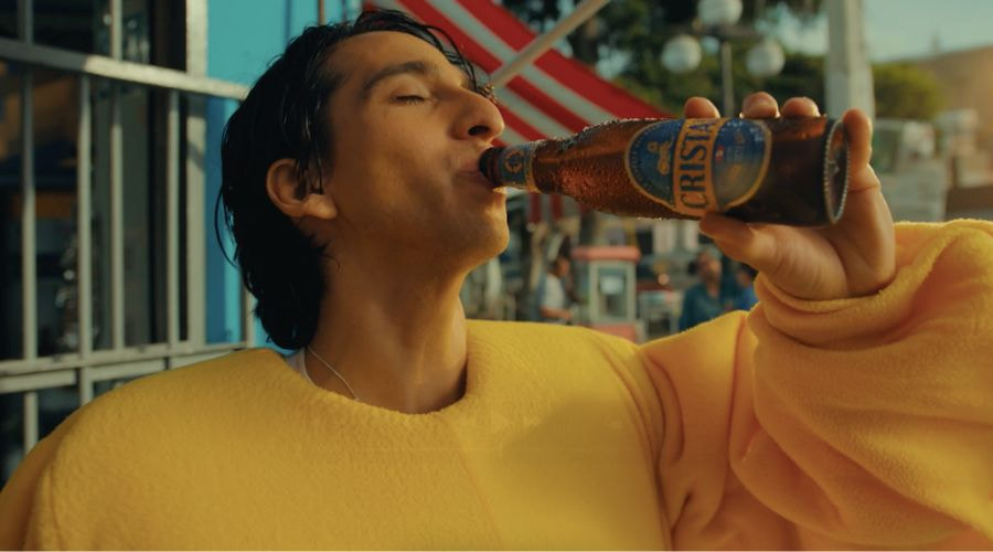 Backus estrena 'Acaba con el calor, quédate con el verano'